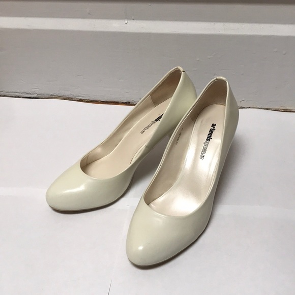 Artemis Design Co. | Shoes | Artemis Hong Kong Offwhite Pumps With ...